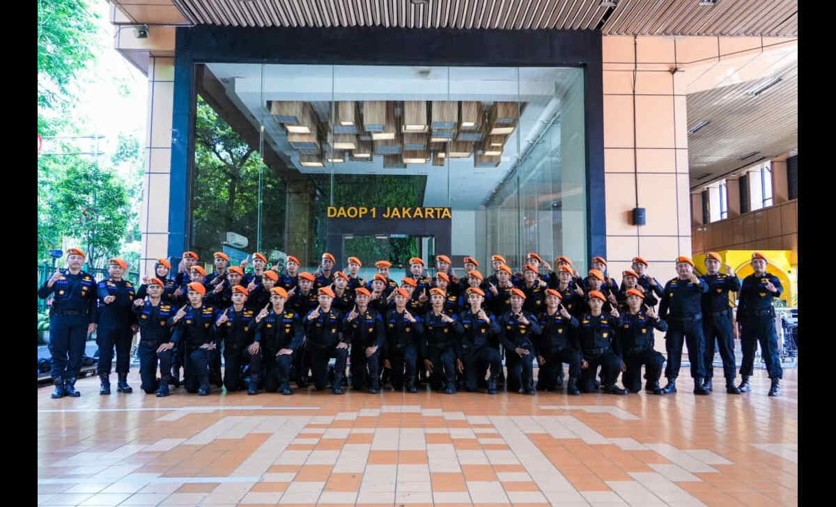 Peran Polisi Khusus Kereta Api Menjaga Keselamatan dan Keamanan di ...